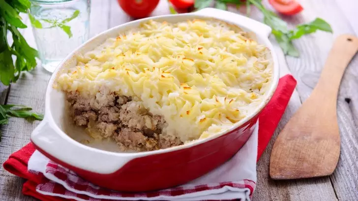 Foto №1 - Tre torte di ricette originali con patate e un po 'di fatti divertenti sul prodotto