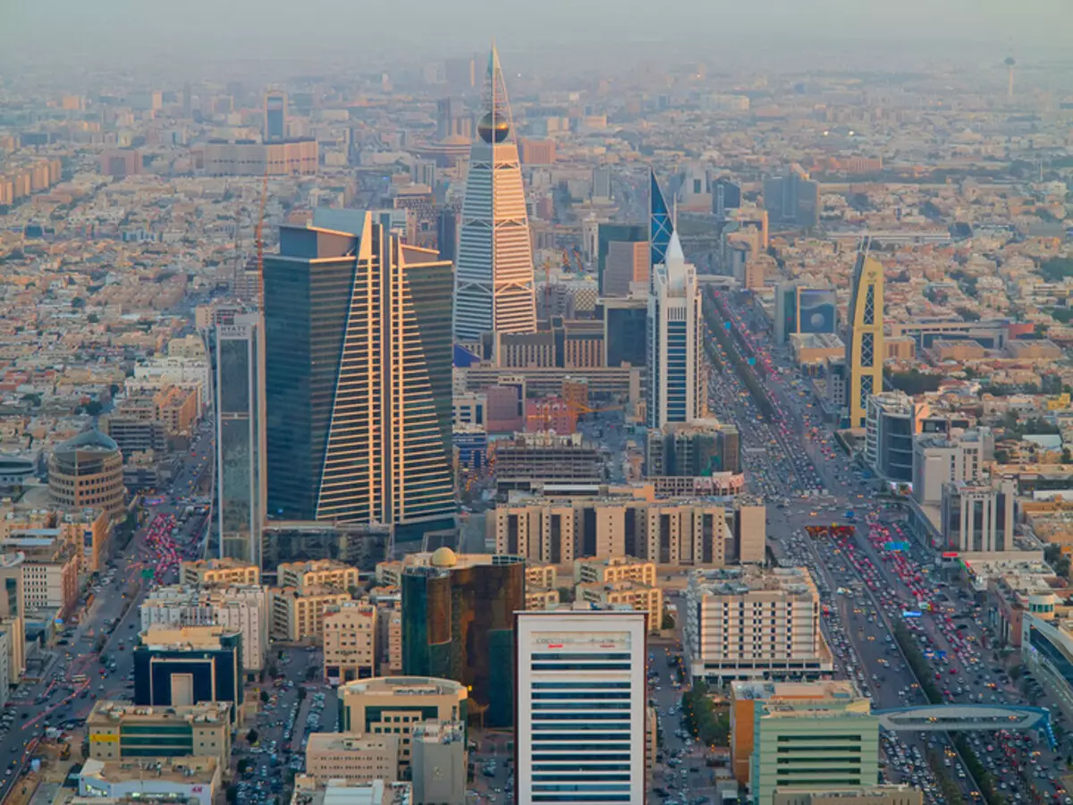 عکس №1 - عربستان سعودی هزینه خروج از کشور را معرفی می کند
