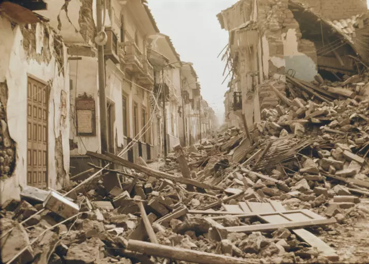 Foto №8 - Sejarah Guncangan: 10 gempa bumi paling destruktif dari XX dan XXI abad