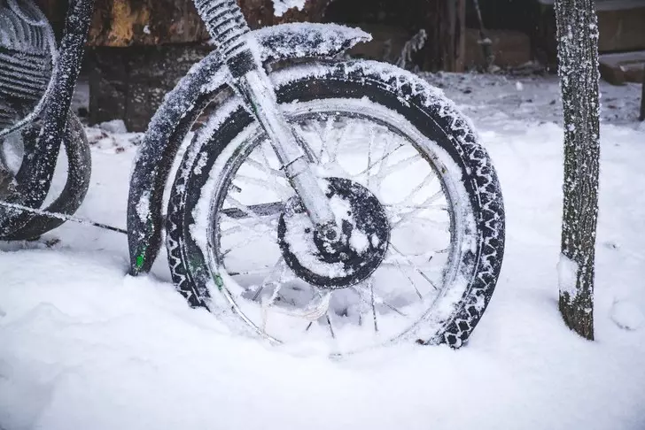 6 nuotrauka - vikšrai, nesavanaudiškumas, šildomas balnelis: 5 Įdomūs faktai apie žiemą važiuojant motociklu