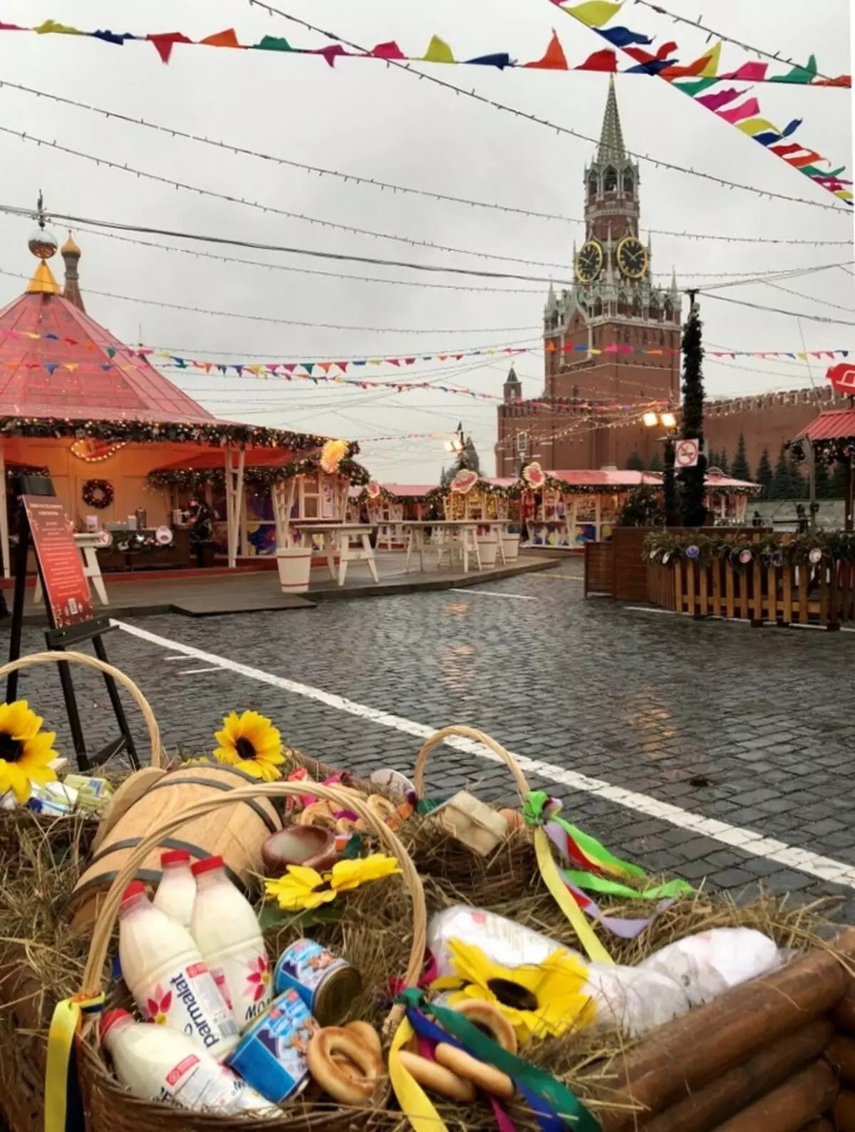 Foto nummer 3 - Roscatisme vil behandle pandekager på Red Square