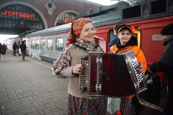 A karshen mako: abin da za a kalli hanyar zobe na Moscow, lokacin da jari kawai a rana? 11788_2