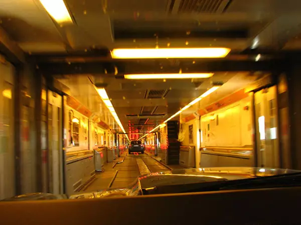 Photo №7 - je světlo v pozdním Eurotunnelu?