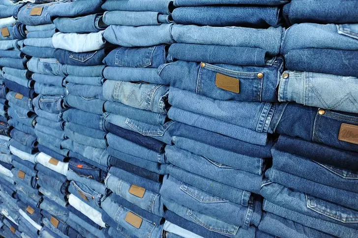 Setšoantšo sa №2 - mekotla e mehlano: Lintlha tse 10 ka Jeans ea letsatsi la tsoalo la Denim