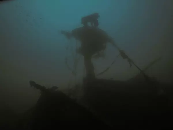 Kasaysayan sa usa ka Shipwreck 150_4
