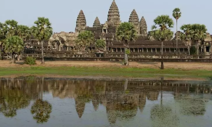 Rhif Ffotograff 1 - Rheswm newydd dros gwymp Angkor