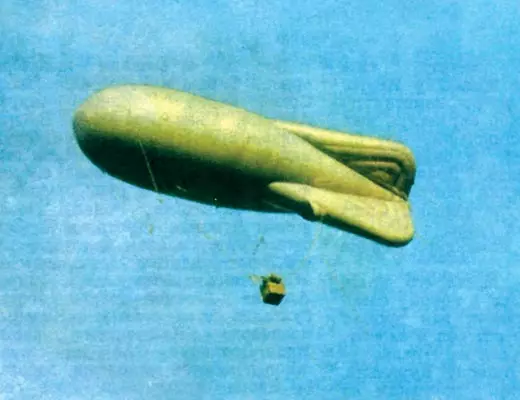 Foto №1 - aerostat potrazi za oblake