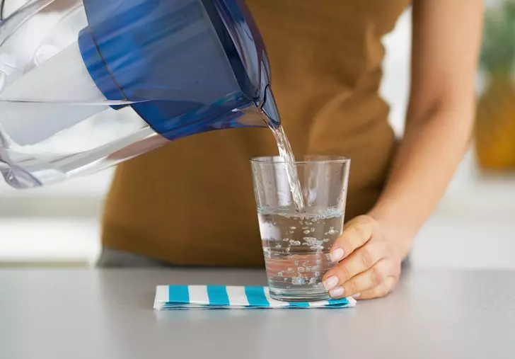 Wetenskaplikes het vertel hoe water help om gewig te verloor