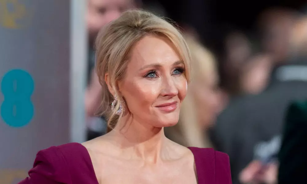 "Anunțat Patronum!": 9 Mituri despre Joan Rowling