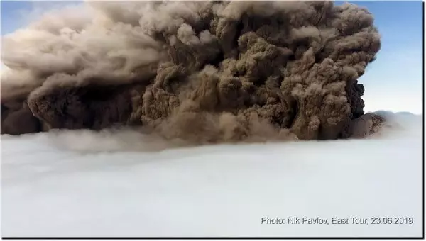 Raikek vulkanische uitbarsting geschoten uit de ruimte 20777_4