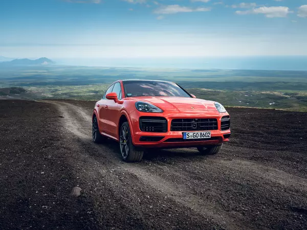 Porsche Cayenne Coupe: Siuvinėjimas sportinėje 21298_13