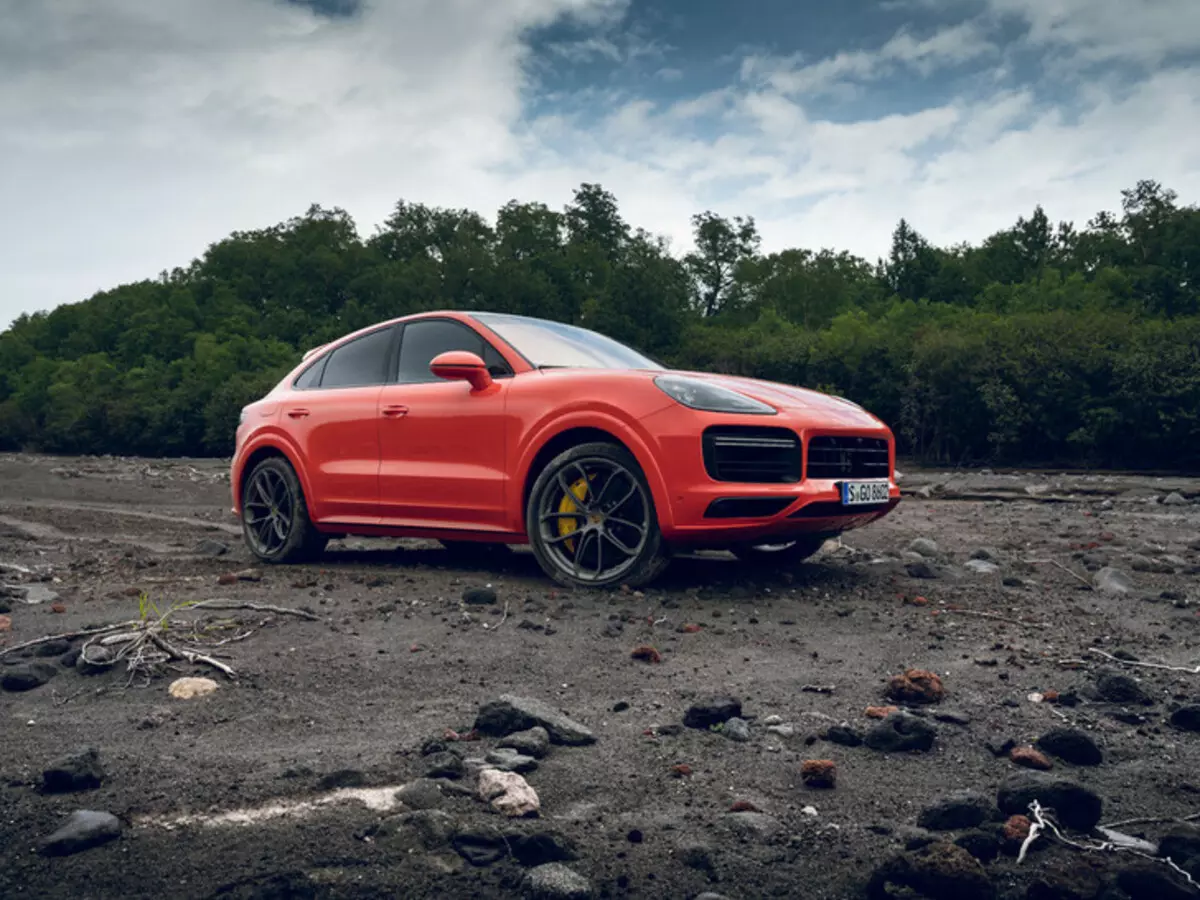 Paveikslėlis №2 - Porsche Cayenne Coupe: dygsnio technine pagalba