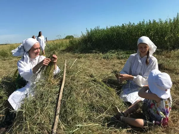 Creatieve gemeenschap van de wereld: als een team van gelijkgestemde mensen ontwikkelt mensen Suzdal en omgeving met behulp van culturele projecten 22652_6