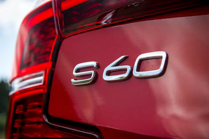 Foto №8 - Volvo S60: vedere de la înălțime