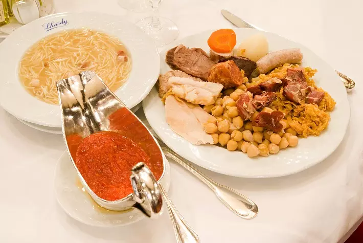 Foto №4 - Cinci mâncăruri care merită încercate în timpul iernii în Madrid