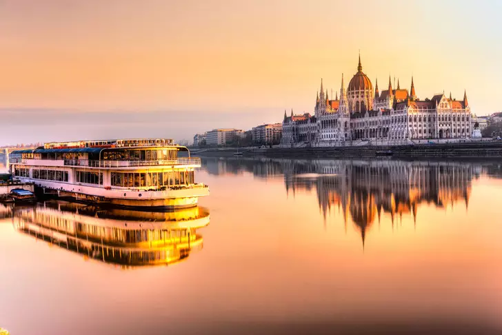 Photo Number 2 - Nominato le direzioni di crociera più romantiche