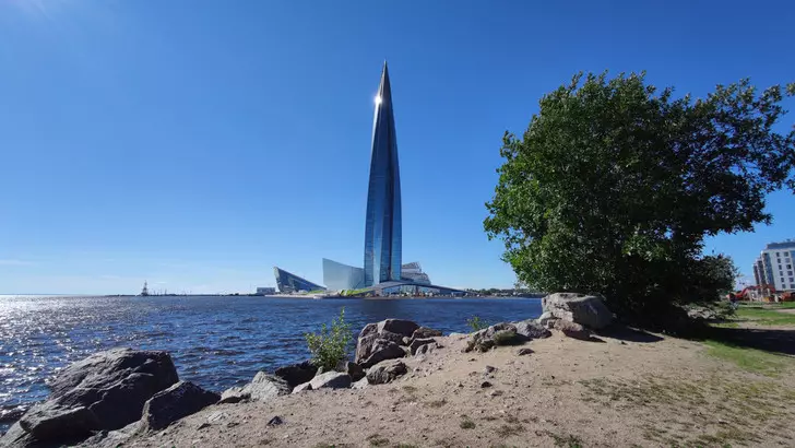 Foto číslo 4 - stop, odstraněn: nejlepší výhled na centrum Lakhta