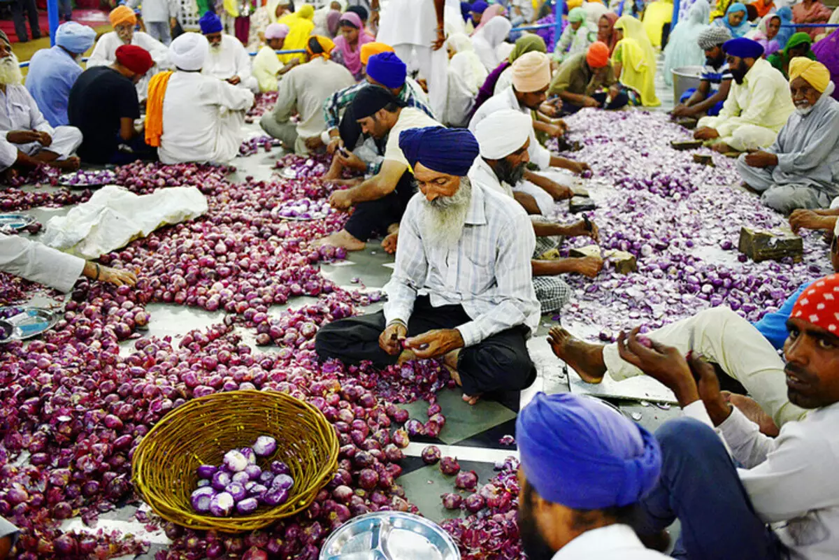 Fotoğraf №4 - Golden Insanlar: Altın Tapınağı Amritsar'da hayat nasıl düzenlenir?