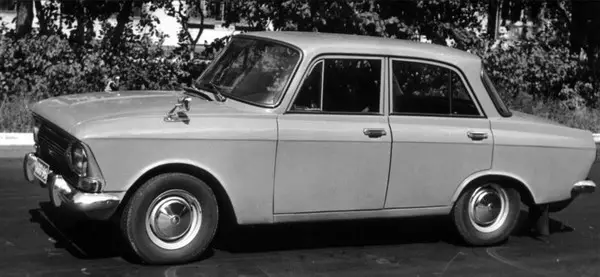 productes semiacabats: com es modifiquen els cotxes de la URSS per a un comprador estranger 255_8