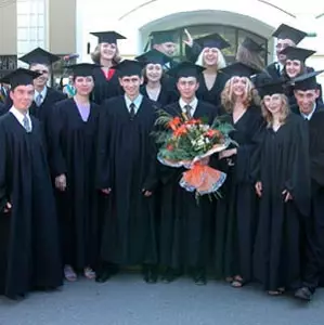 Foto numero 1 - università suddiviso in laurea e magistratura