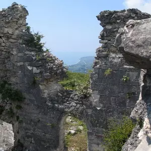 Hulagway №1 - Ang Pagpahiuli sa Asaccopian Fortress nagsugod sa Abkhazia