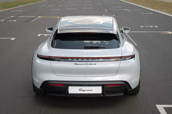Skynd dig i fire timer: Som St. Petersburg accepterede Porsche World Road Show 256_13
