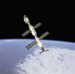 Foto №1 - Computeren vun der ISS gëtt erëm net gescheitert