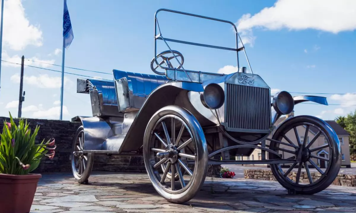 10 култних аутомобила 20. века, који се свет сећа до сада