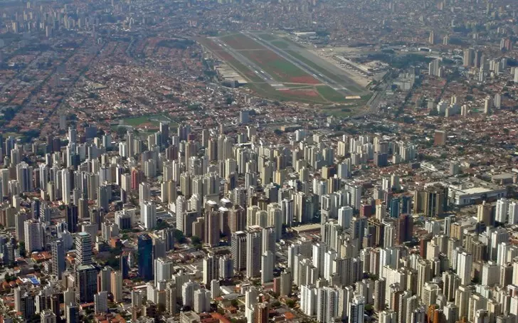 Gambar №10 - Cokot siap pikeun badarat: 18 bandara picilakaeun di dunya