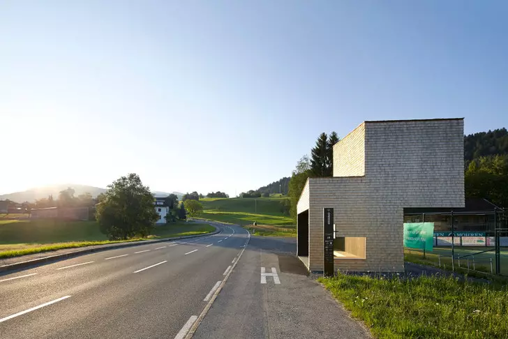 Foto nummer 2 - Sten, Stål, Papir: 7 Usædvanlige busstoppesteder