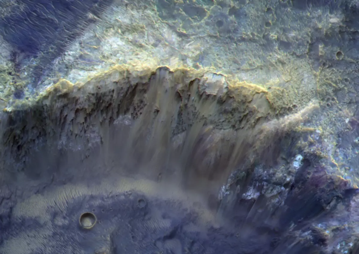 Foto №1 - Roscocosmos mostrou uma foto da cratera marciana