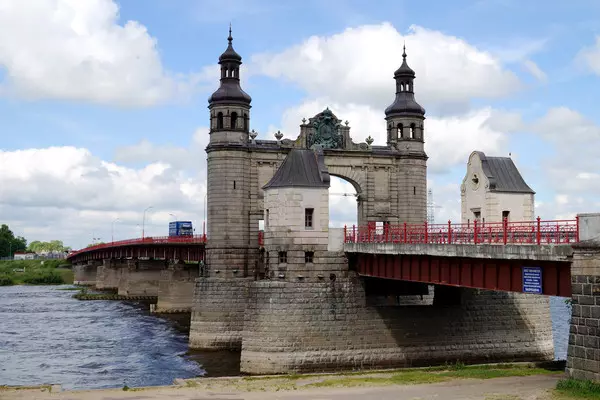 Sobre barreras: 9 puentes entre países. 28885_4