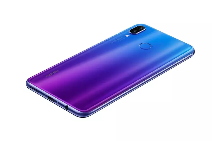 写真番号2 - HuaweiはロシアでHuawei Nova 3を紹介します