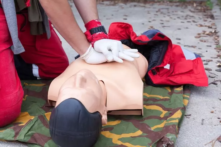 Photo number 3 - just passed by: 8 useful facts about first aid