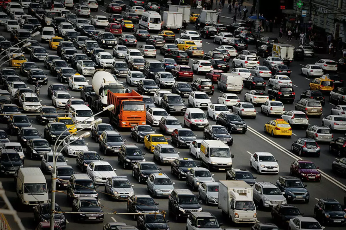 写真№1 - 永続感：交通渋滞でいくら負けますか