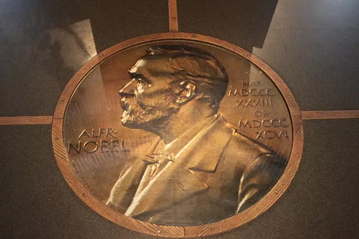Foto №1 - Ilmuwan Rusia telah jatuh ke dalam daftar pelamar untuk Hadiah Nobel