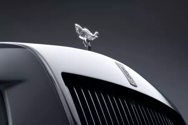 Photo №13 - Rolls-Royce Phantom Viii: ဇိမ်ခံကားအများဆုံးကားကိုအချိန်အစမှတင်ပြသည်