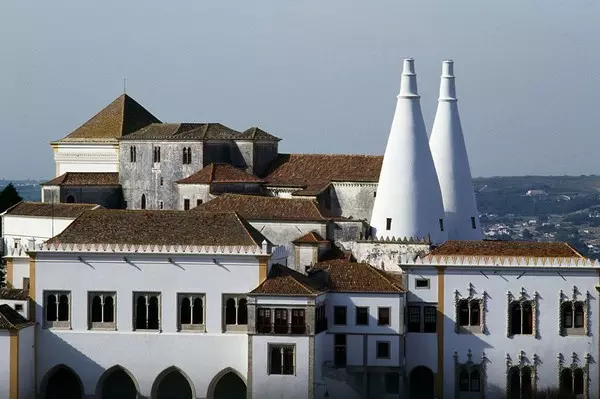 Portugal ohne Lissabon: Magische Schlösser, riesige Wellen und Motherland-Portver 31334_18