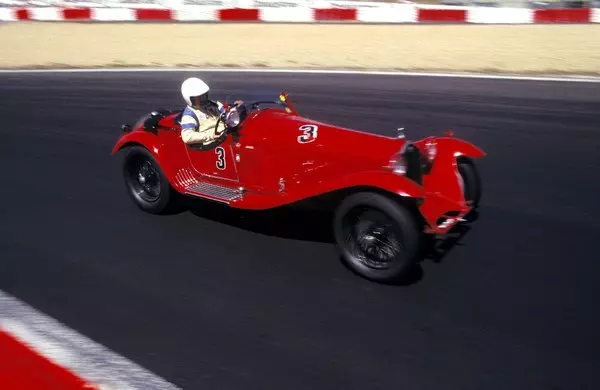 Legend On Wheels: Onde ir a montar nun coche raro 31357_5