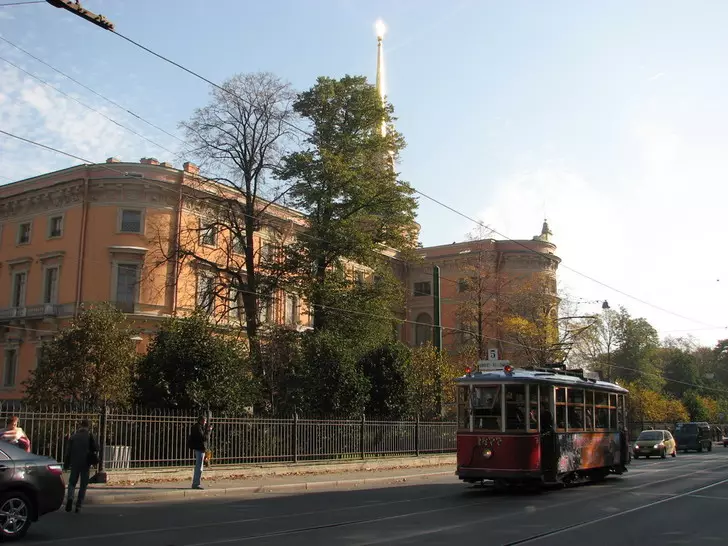 Foto №1 - Leggenda sulle ruote: dove andare a guidare un'auto rara