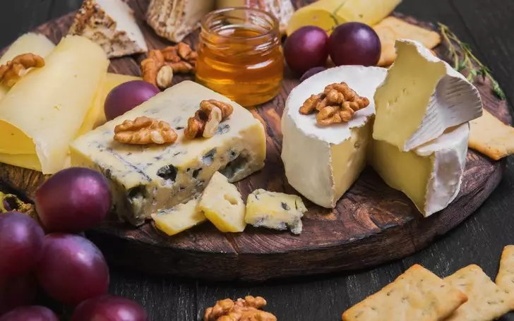照片編號1 - 奶酪板指南：我們選擇等級奶酪，麵包和葡萄酒