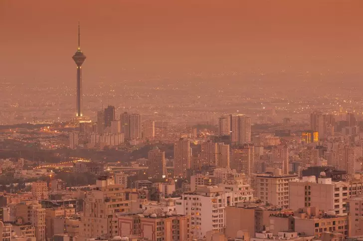 Foto №1 - a maior cidade da Ásia rapidamente vai sob o chão