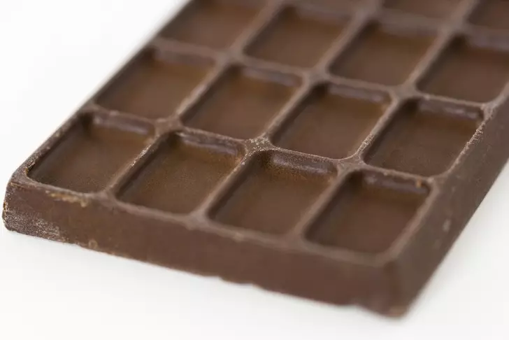 تصویر №1 - چاکلیٹ واقعی کشیدگی کو کم کر دیتا ہے