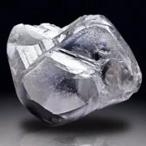 Foto №1 - Giant Diamond dalam perjalanan ke berlian
