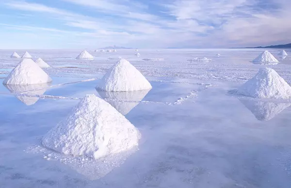 Valkoinen aavikko Sun: Uyuni - suurin suolakurkku maailmassa 36218_6