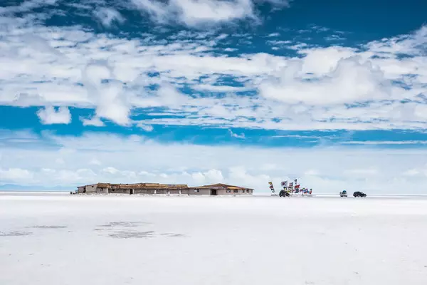 Valkoinen aavikko Sun: Uyuni - suurin suolakurkku maailmassa 36218_7