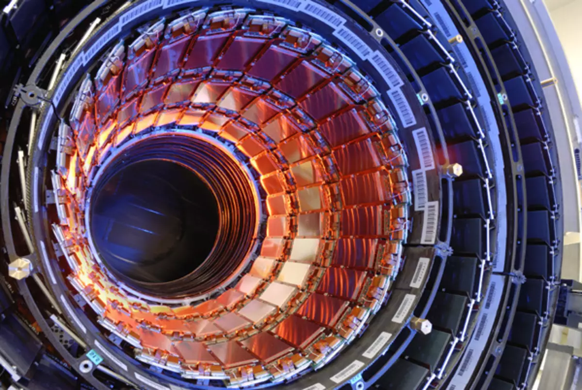 Foto №1 - Die grootste op die planeet, die Adronle Collider is gesluit op modernisering. Wat sal na die opening gebeur?