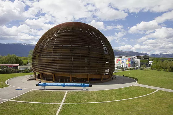 Picture # 2 - de grutste op 'e planeet, de Adronle Collider is sluten op modernisearring. Wat sil barre nei it iepenjen?