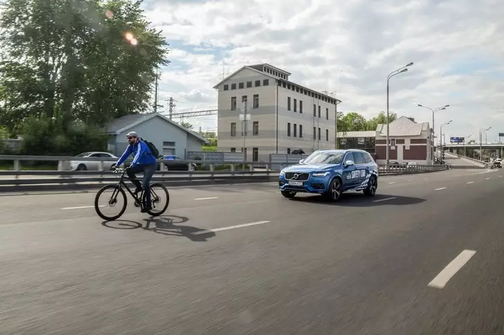 3 nömrəli foto 3 - Moskvada, Volvo avtomobillərinin dəstəyi ilə böyük bir Moskva velosipedçisi olacaq