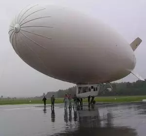 Foto Numri 1 - në Polin e Veriut në Airship